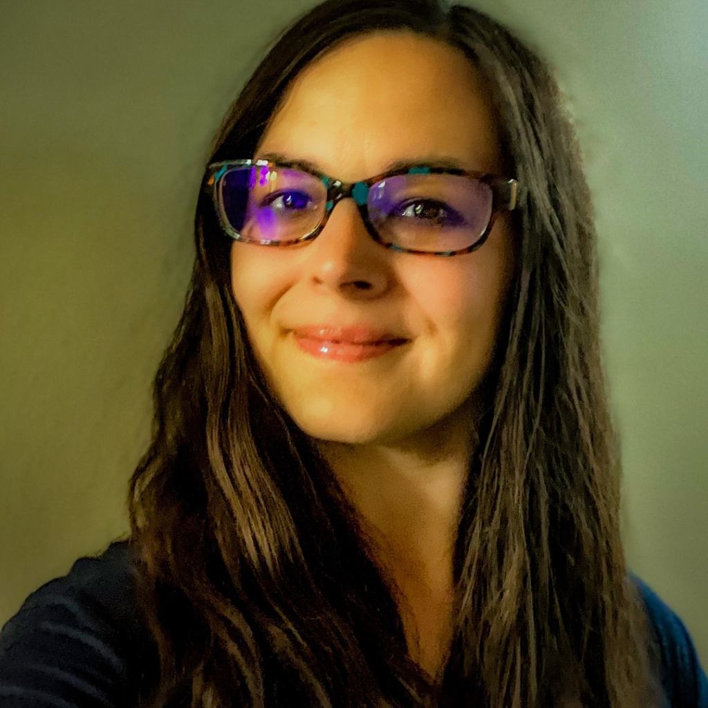 Manda Mac Writer - Spreading God's Love through Words